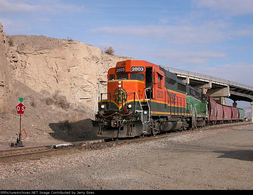 BNSF 2803, the Local.